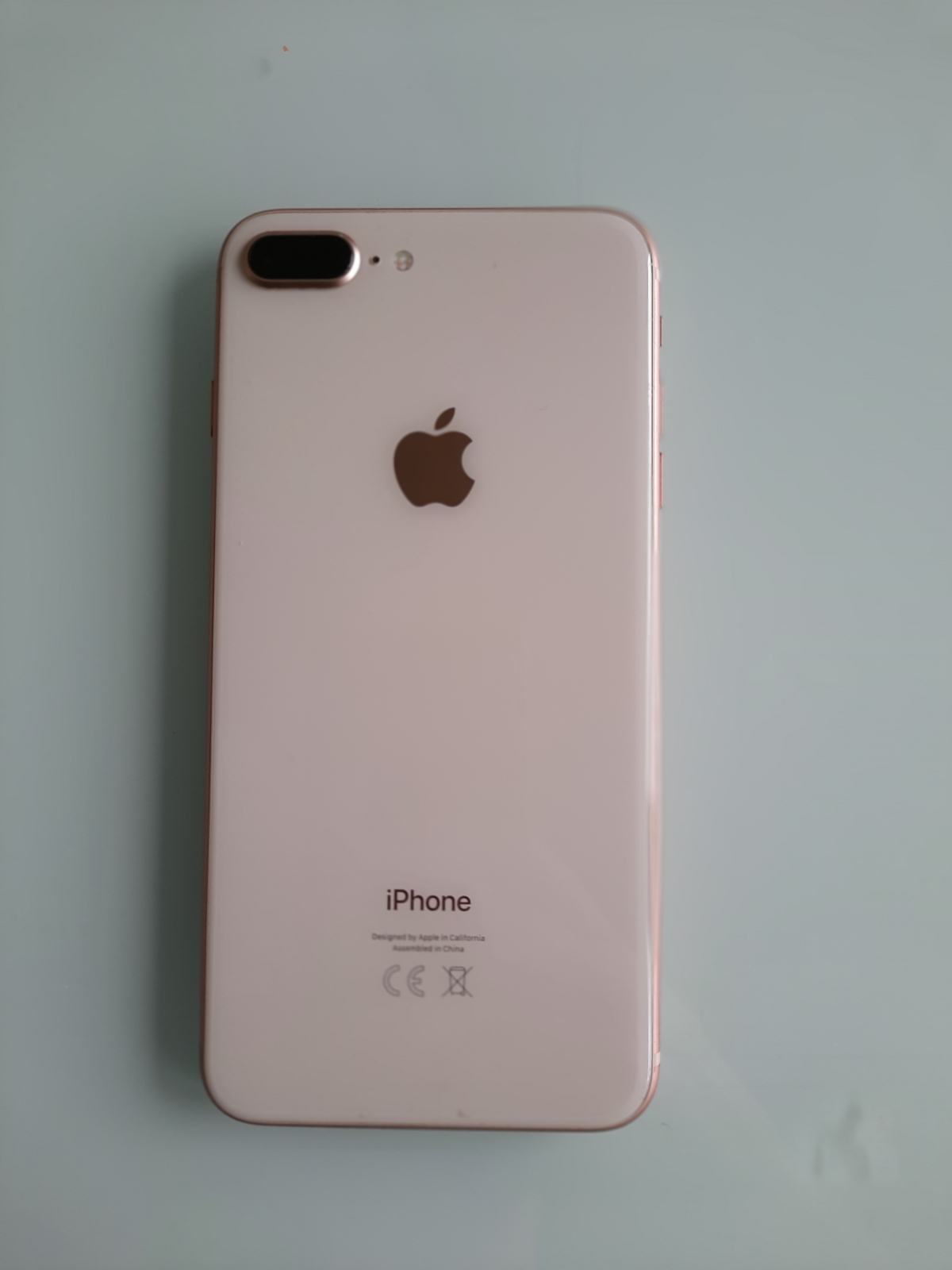IPHONE 8+ ROSE GOLD 64 GB, 3 leta star