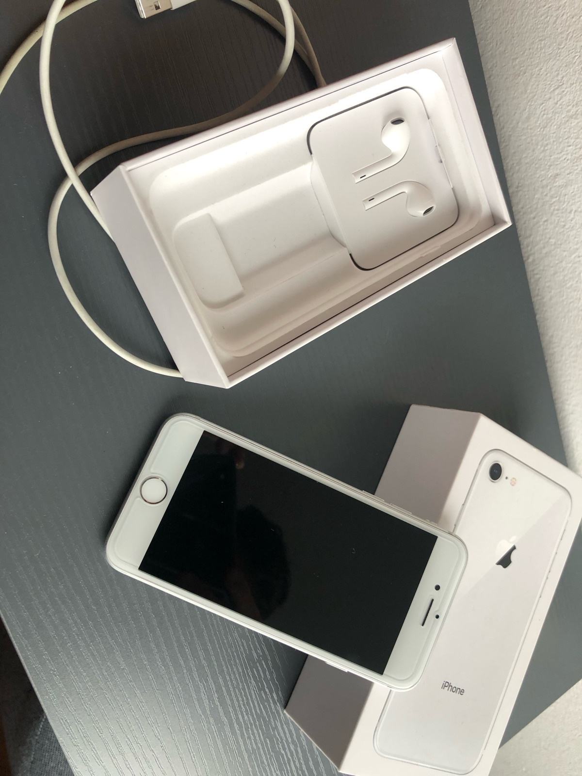 iPhone 8 white 64GB