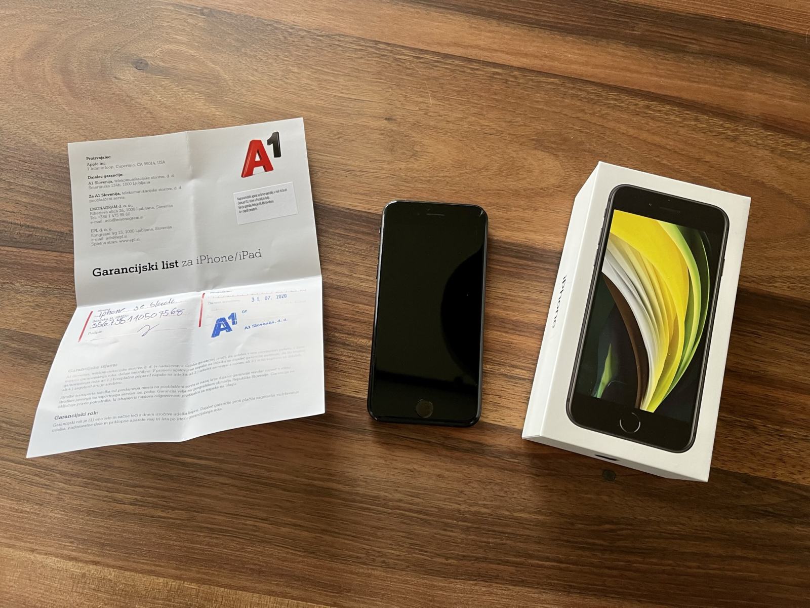 Apple IPhone SE 2020 model 128GB Black