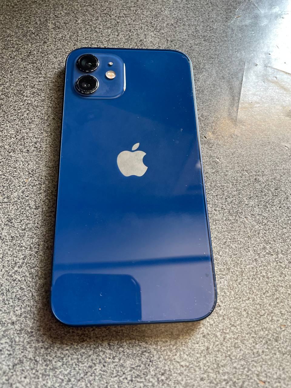 Rabljeni Apple iPhone 12 64 GB - Modra