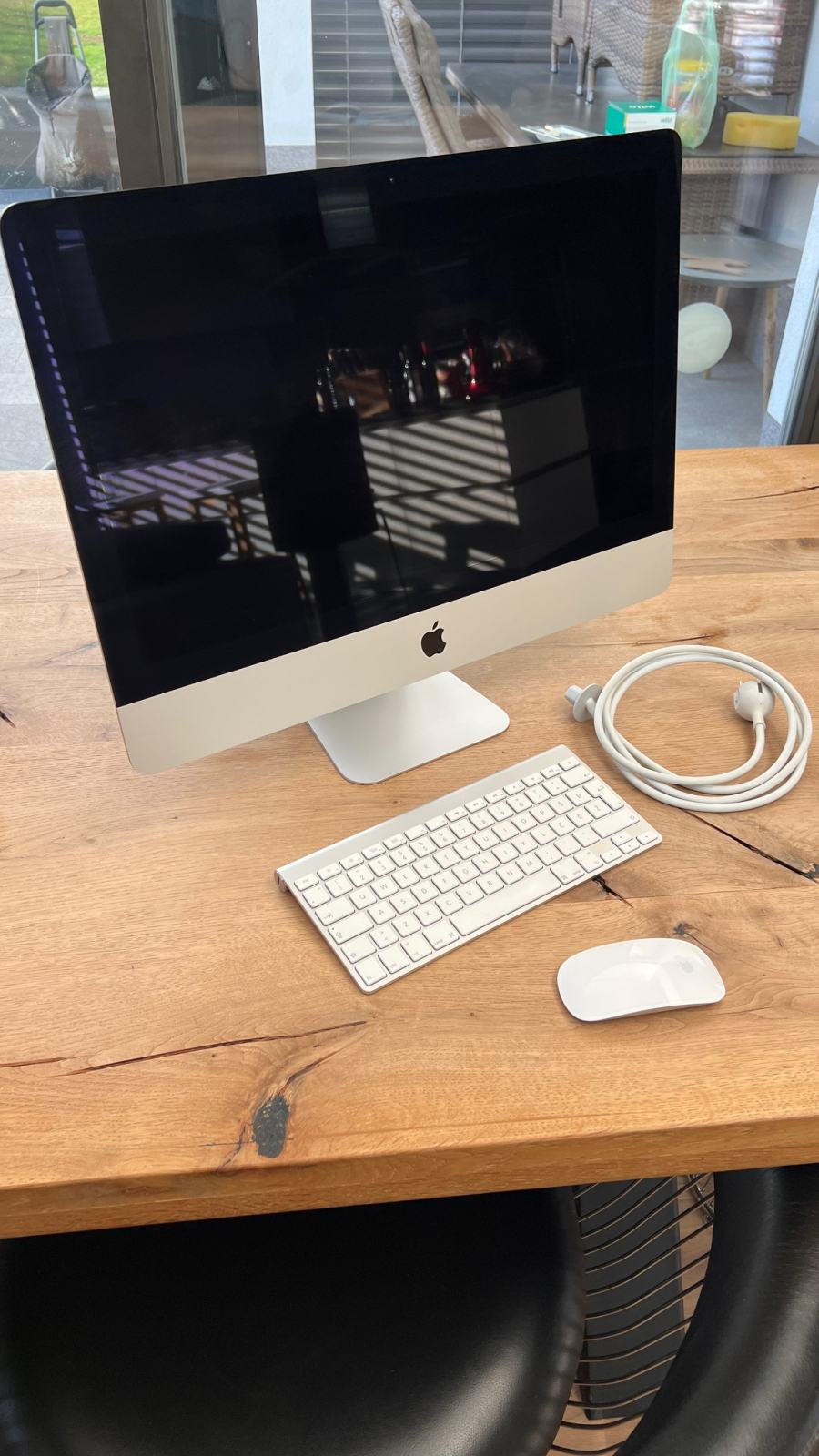 APPLE AiO namizni računalnik iMac 21,5 2,7 GHz (ME086CR/A)