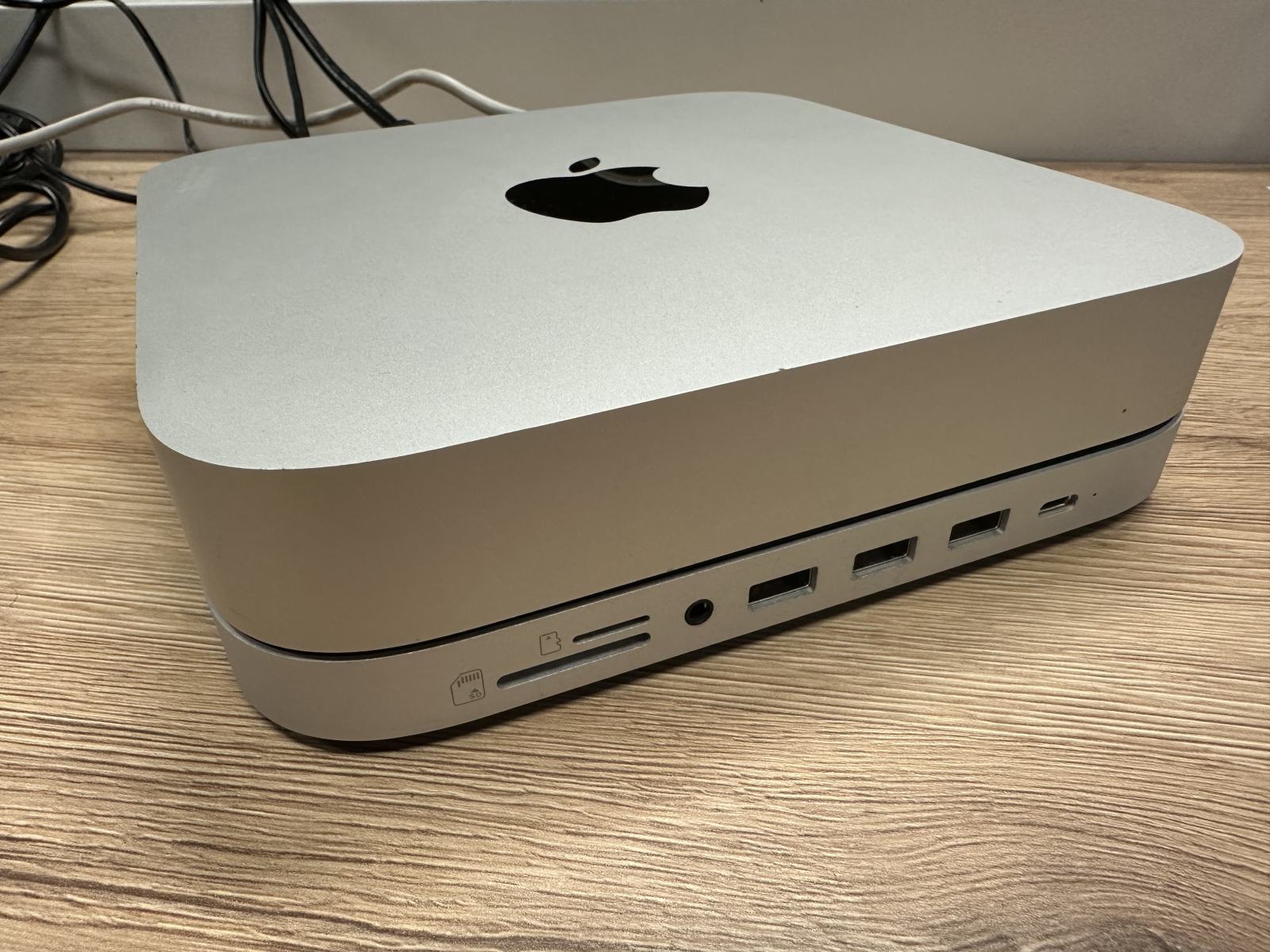 Apple Mac Mini (M1, 8GB / 256GB, A2348) + Satechi NVMe/SSD HUB