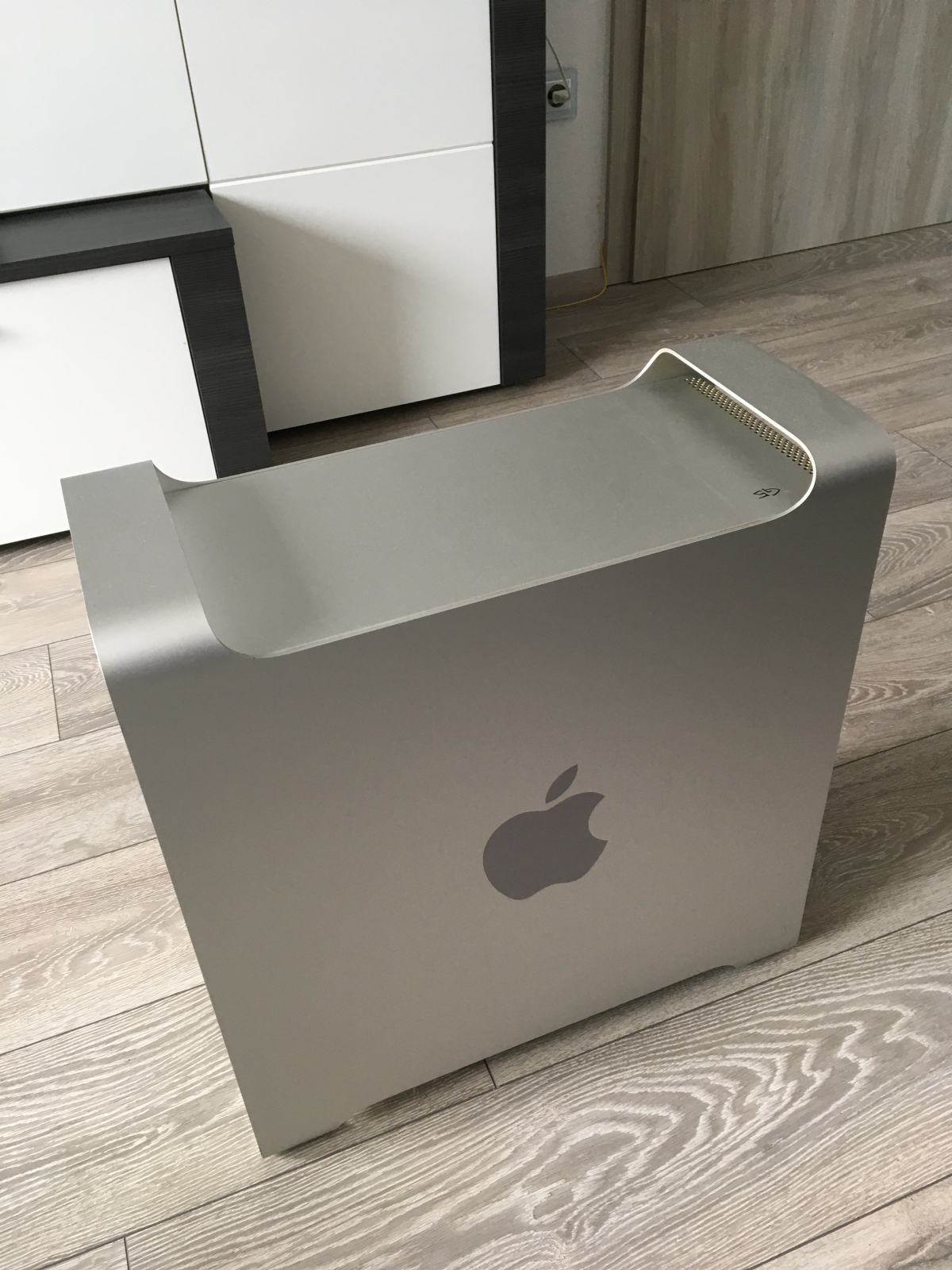 Apple PowerMac G5 2x 2.3 GHz Dual Processor (Early 2005)