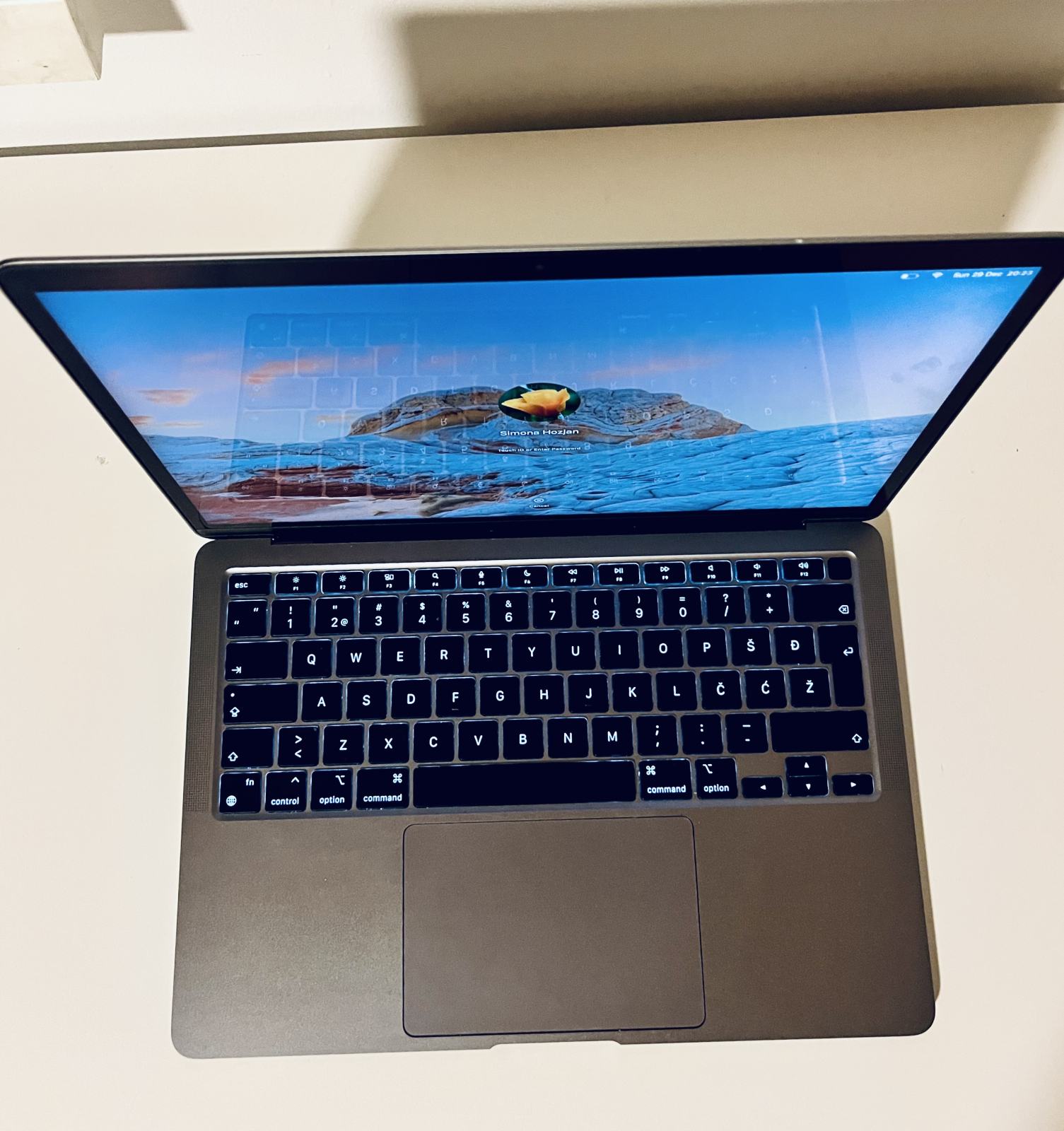 MacBook Air (M1,2020)