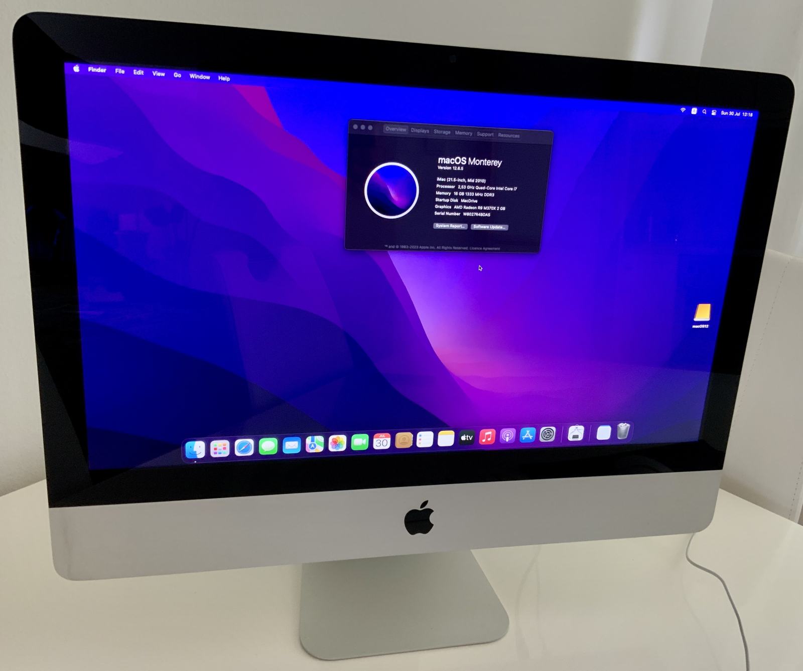 Računalnik Apple iMac 21.5, Mid 2010, macOS Monterey, AMD M5100