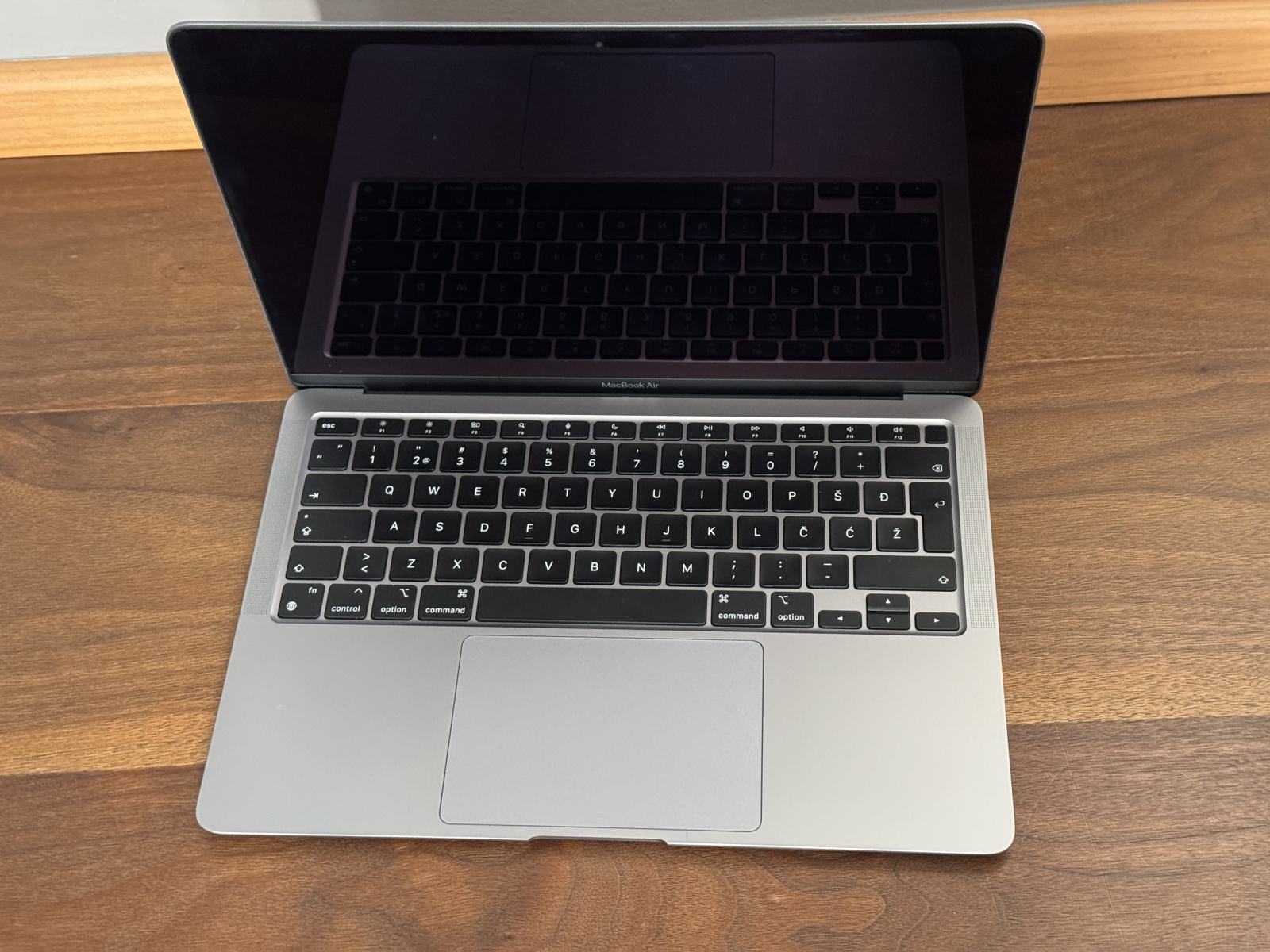 2020 M1 Macbook Air 13 inch