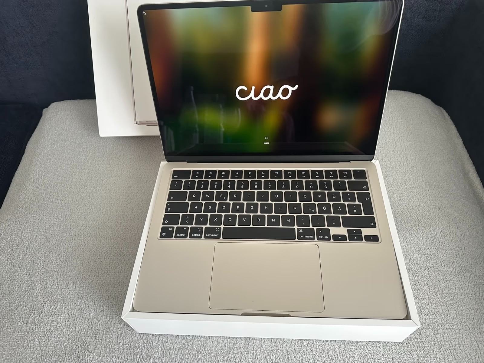 Apple MacBook Air 13 M3, 8GB RAM, 256GB SSD