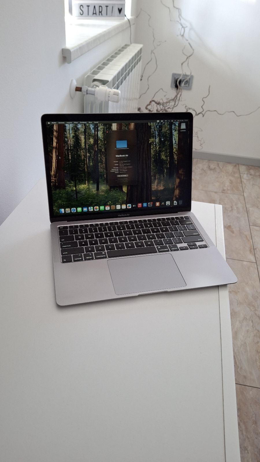 prenosnik Apple MacBook Air 13 Retina (2020), 8GB RAM, 256GB SSD