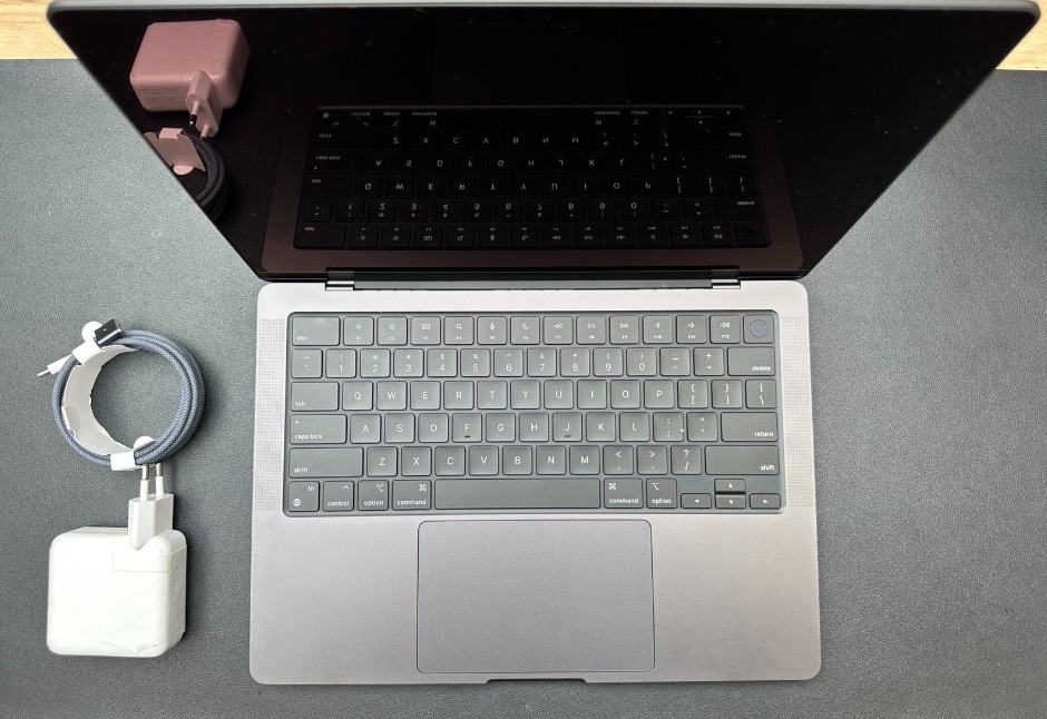 Apple Macbook PRO 14 M3 PRO 2023 18 GB RAM/512 GB