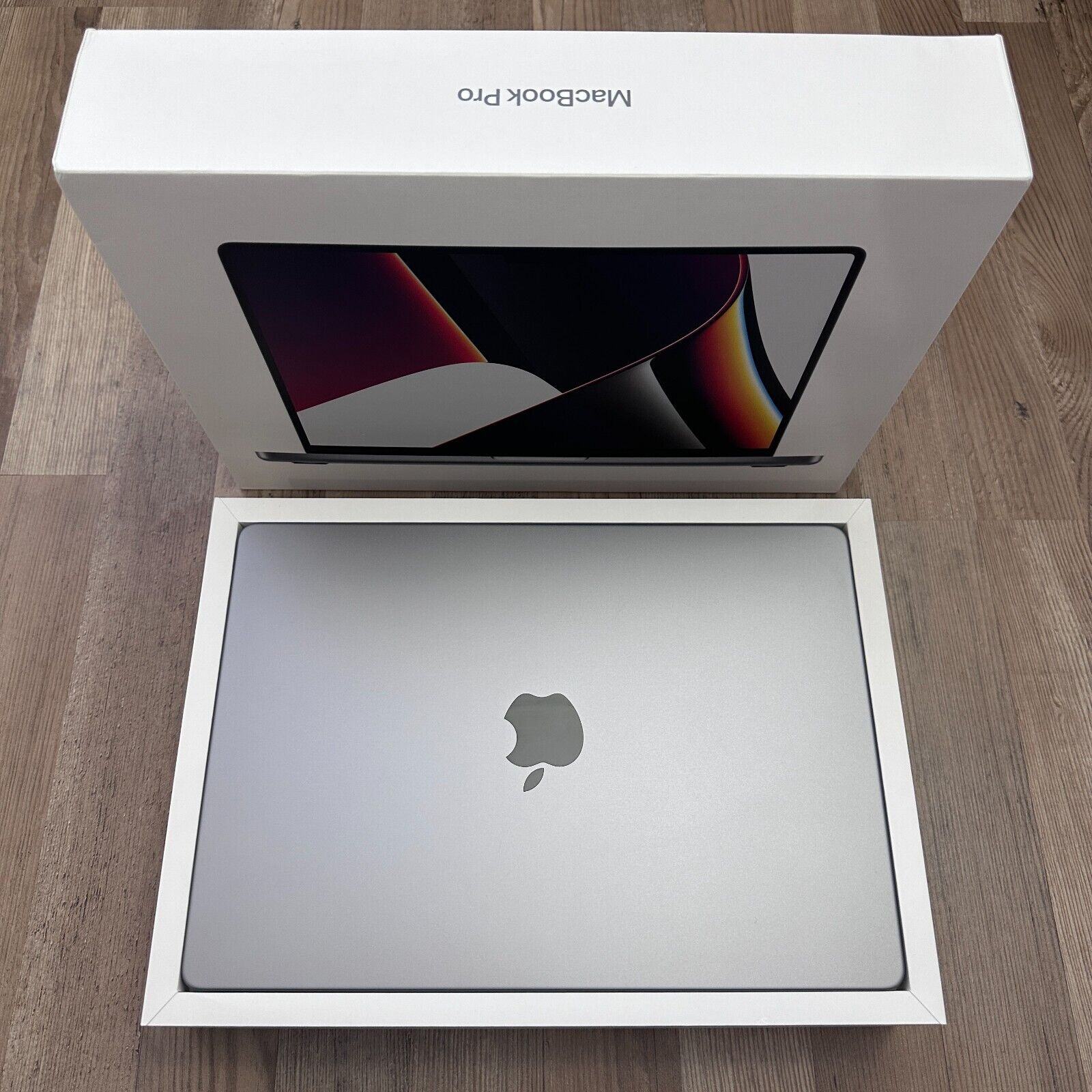 Apple MacBook Pro, 14 Zoll, M1 Pro, 1TB SSD, 16GB RAM (2021)