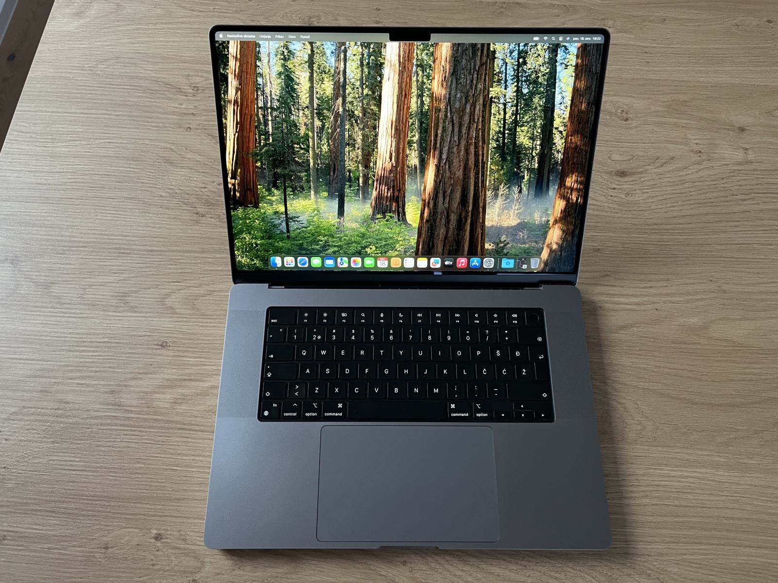 Apple Macbook Pro M1 16 16GB RAM 512GB SSD Slovenska tipkovnica