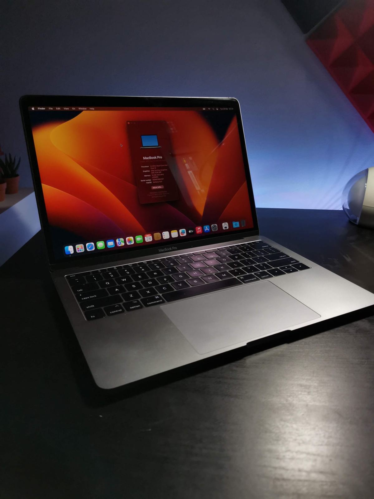 Macbook Pro (i5 16gb ram, 2017)