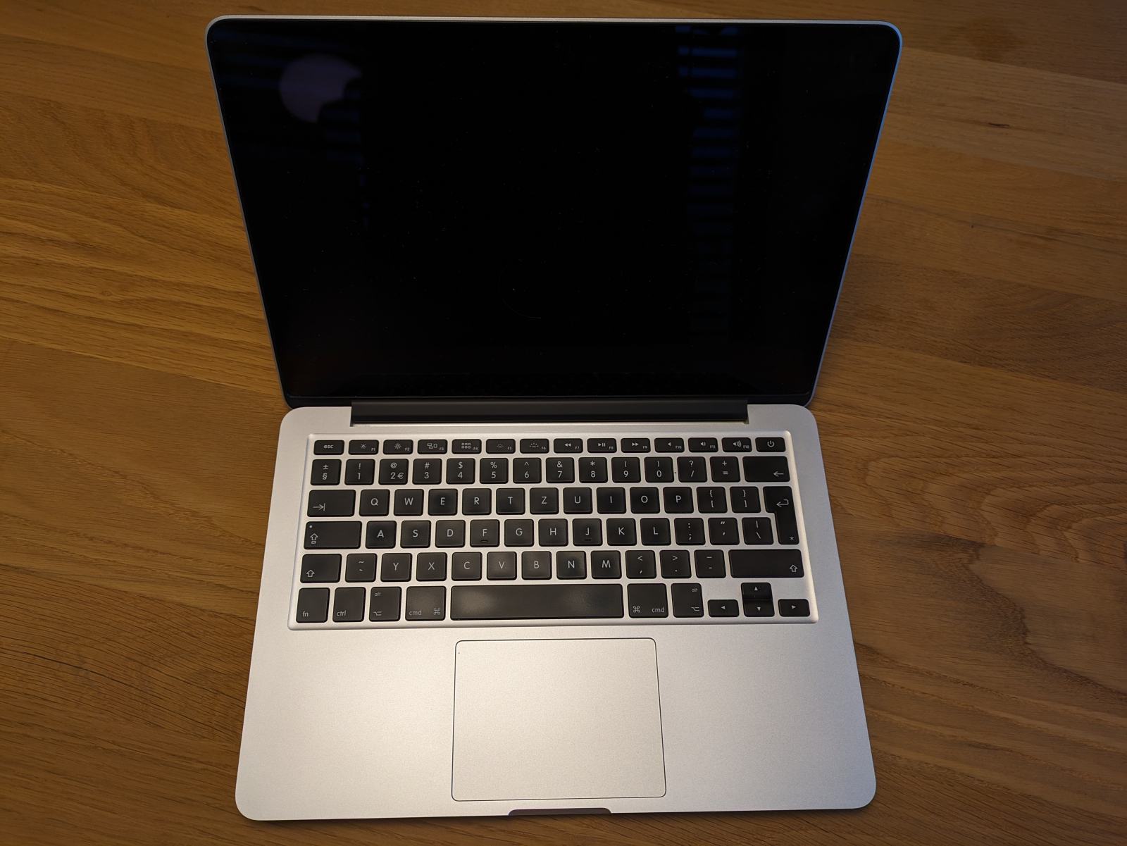 Macbook Pro (Retina, 13-inch, Early 2015) 8 GB RAM, 128 GB SSD