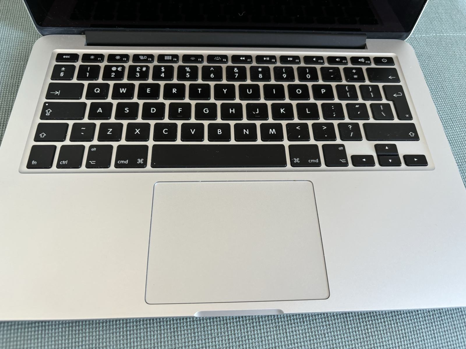 macbook pro (retina 13inch early 2015)
