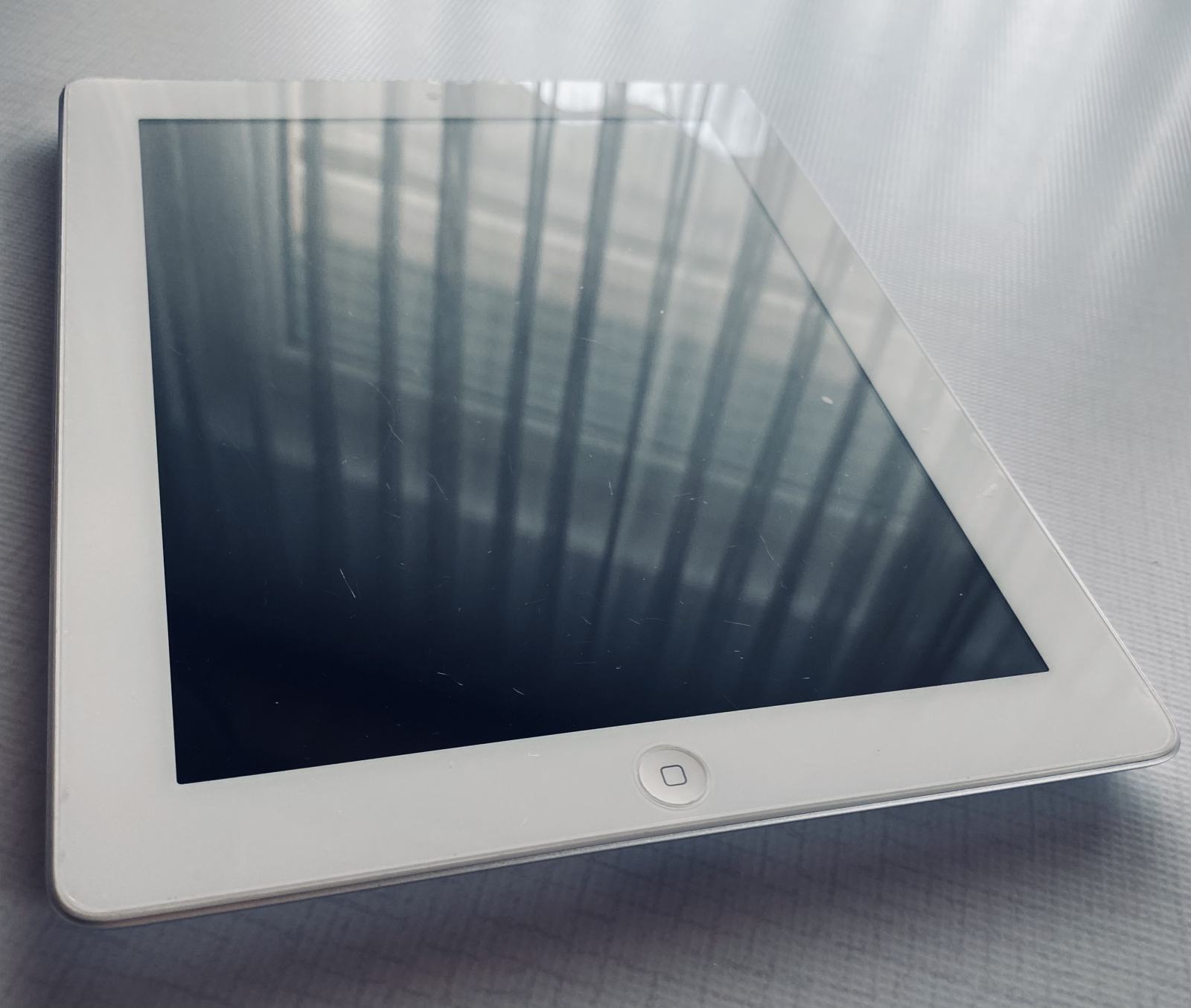 iPad 64GB WiFi (model 1430)
