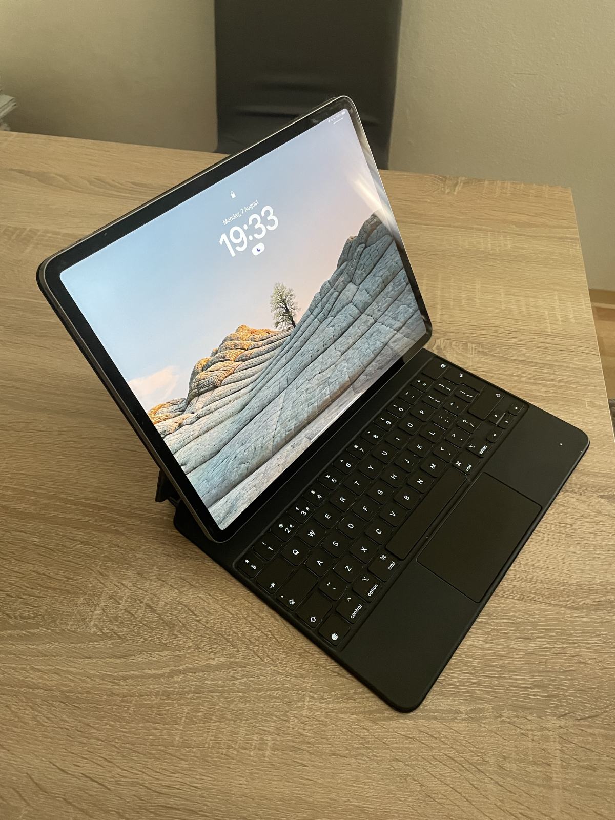 iPad Pro 12.9 256GB 4th Gen Space Gray + Magic Keyboard