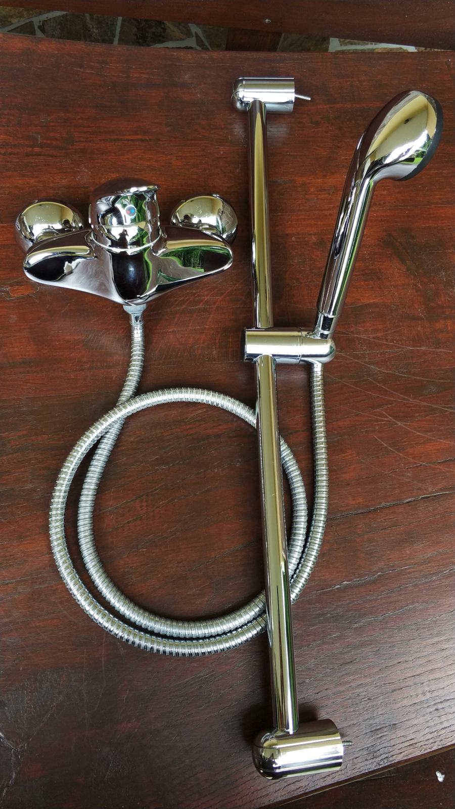 Armal armatura za kad z garnituro za tuš