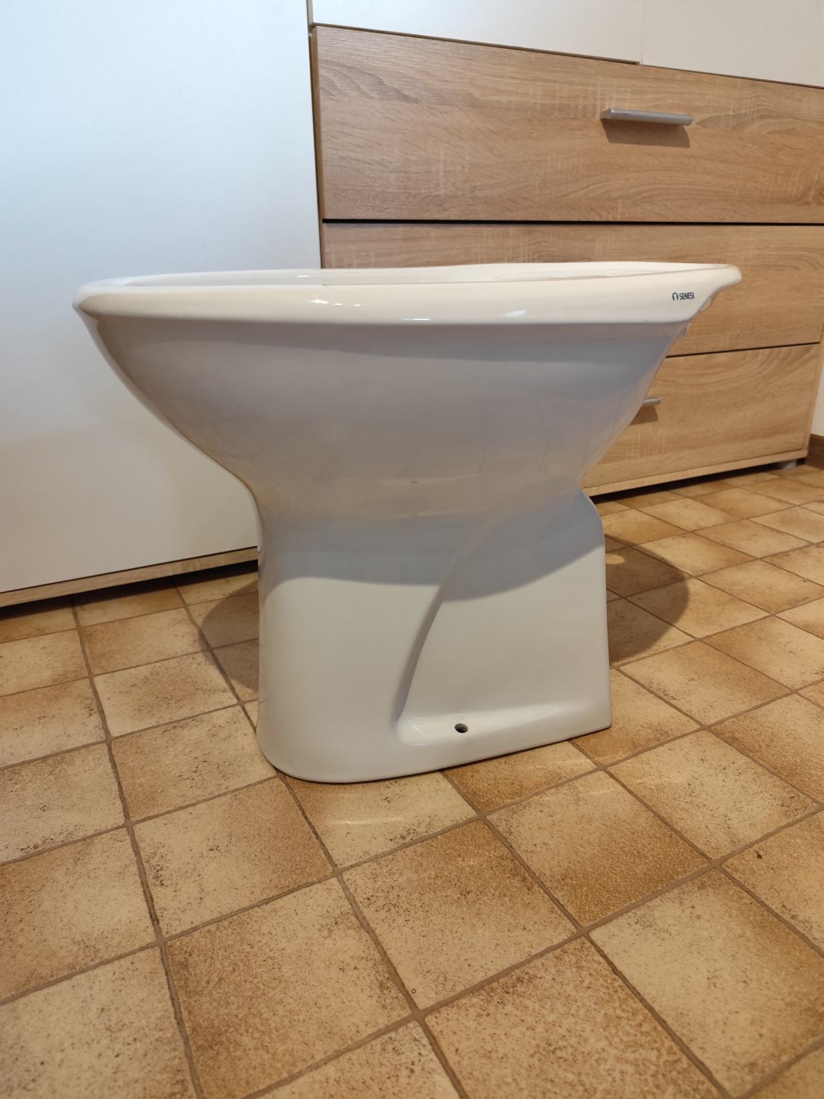 Bide, zelo lepo ohranjen, cena 35 eur