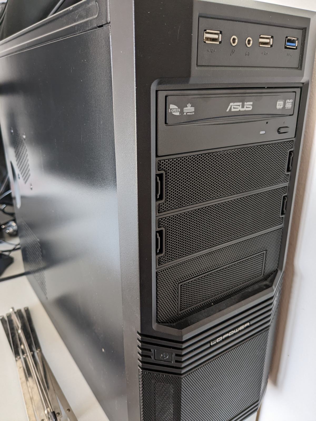 Gaming PC / INTEL Core i5/ GeForce GTX 1060 / 16GB RAM / SSD
