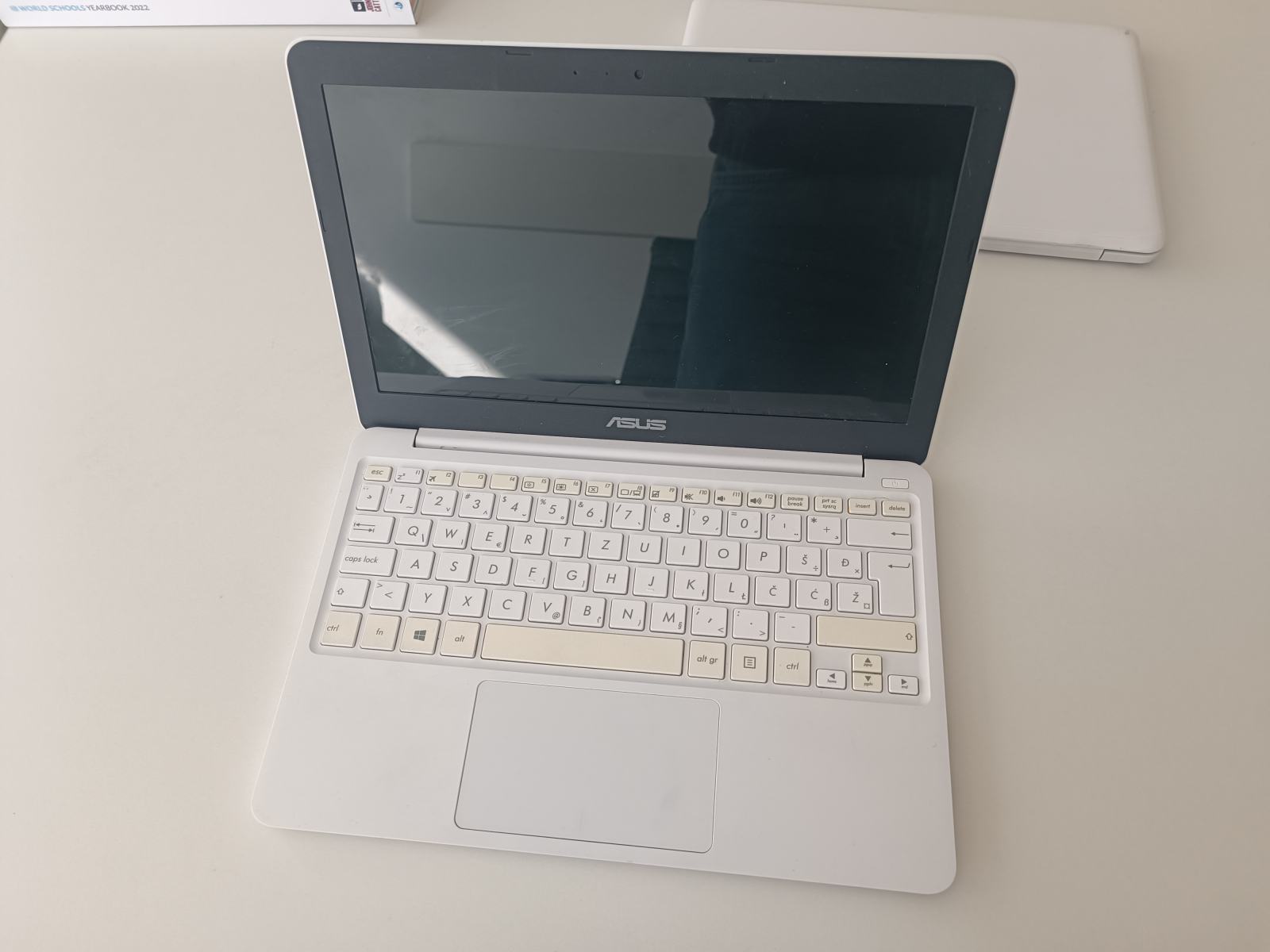 ASUS X205T Win 10 12 Laptop- Intel Quad Core, 2GB RAM, 32GB SSD