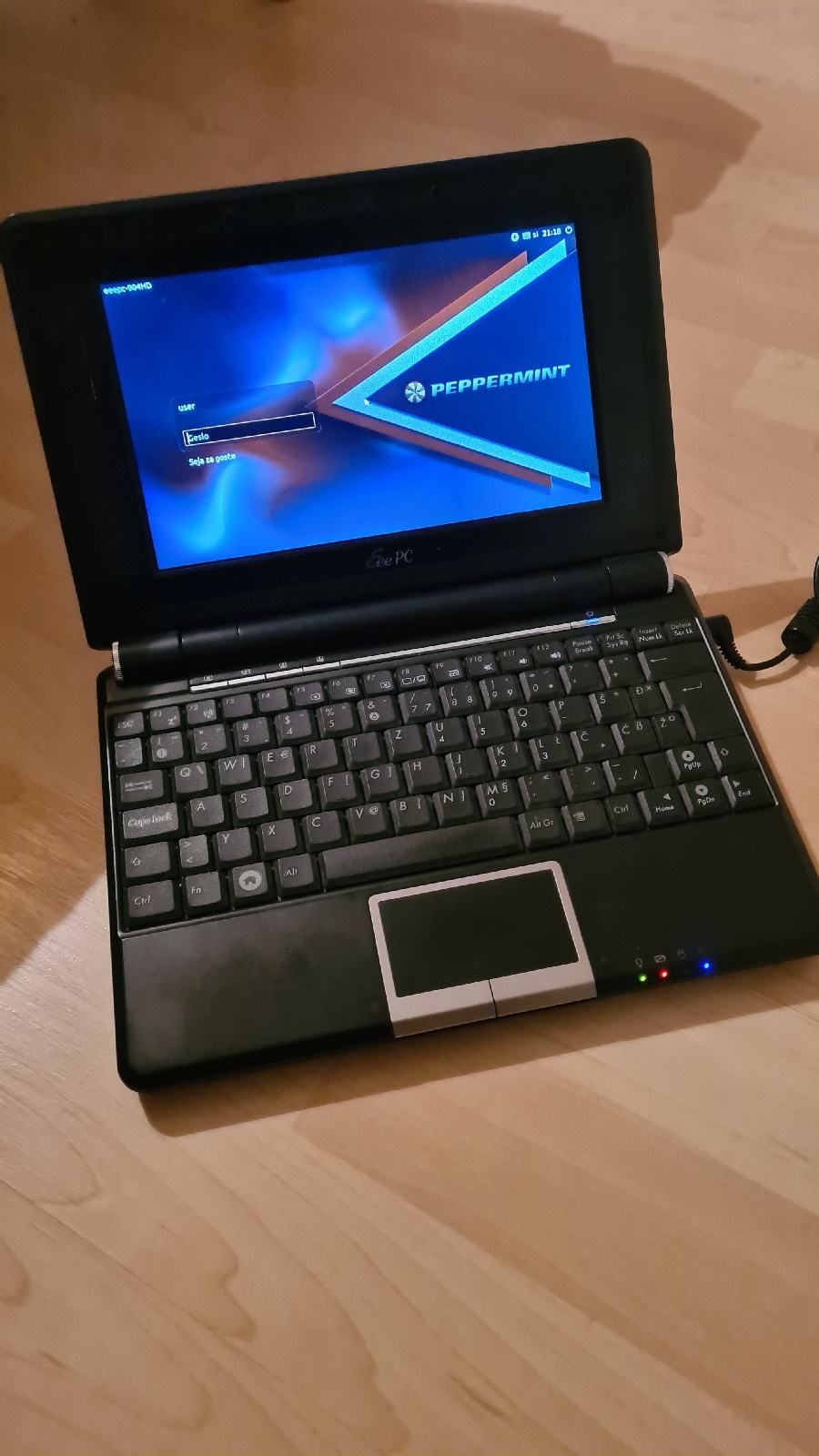 Asus EeePC 904hd mini prenosnik