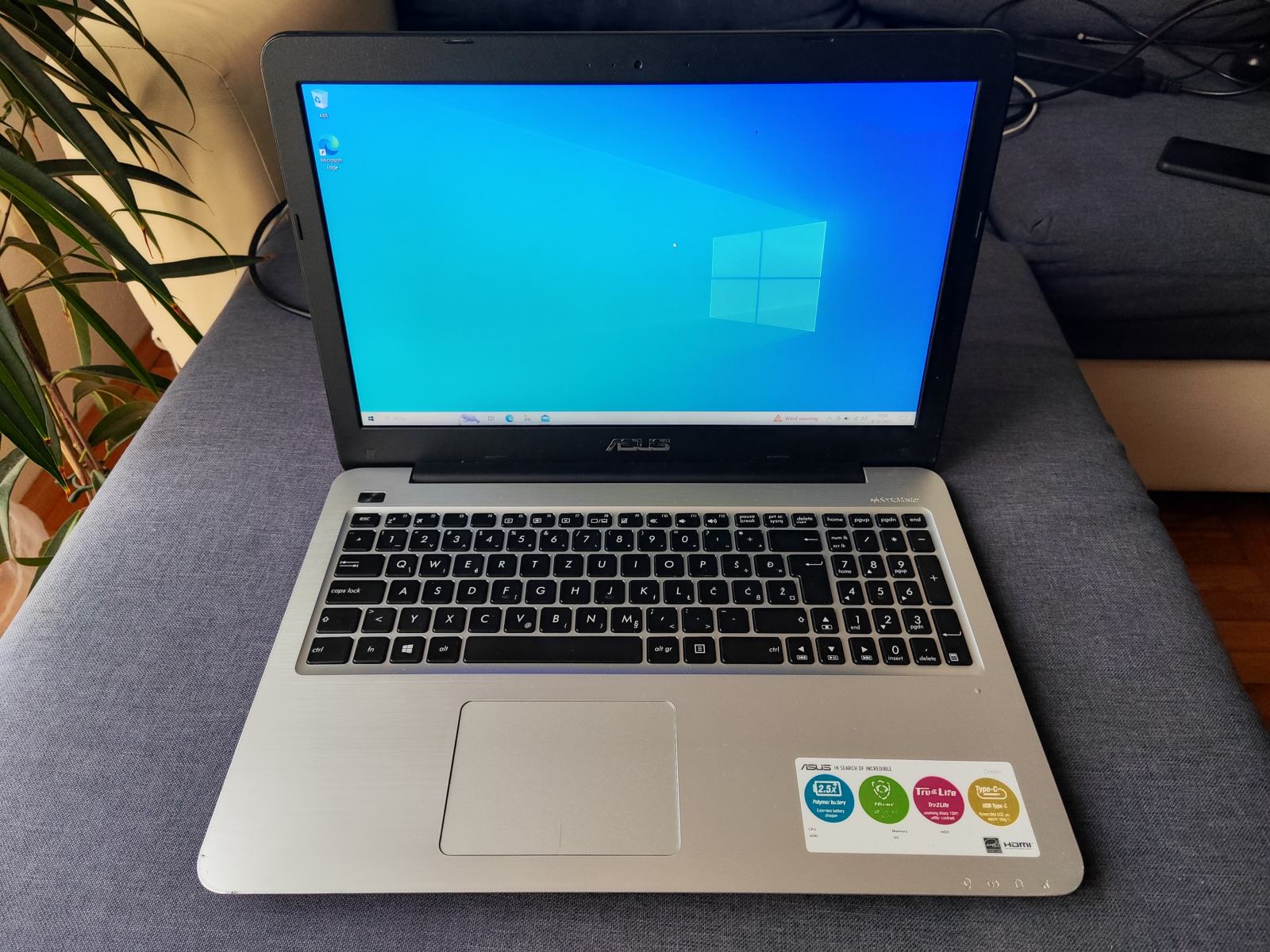 Asus K556U i5-6200U/8GB/512GB/GeForce940MX/Win10