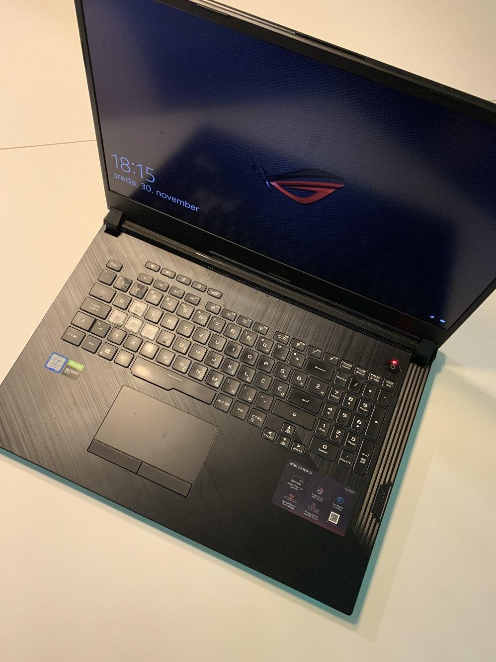 ASUS ROG Strix 17,3 i7/16GB/SSD 256GB/HDD 1TB/GTX1660Ti