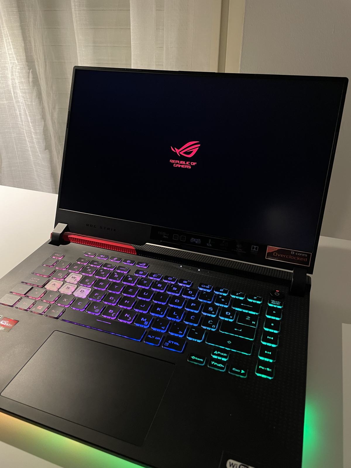 Asus ROG Strix G15 Advantage Edition - RX 6800M, AMD Ryzen™ 9 5900HX