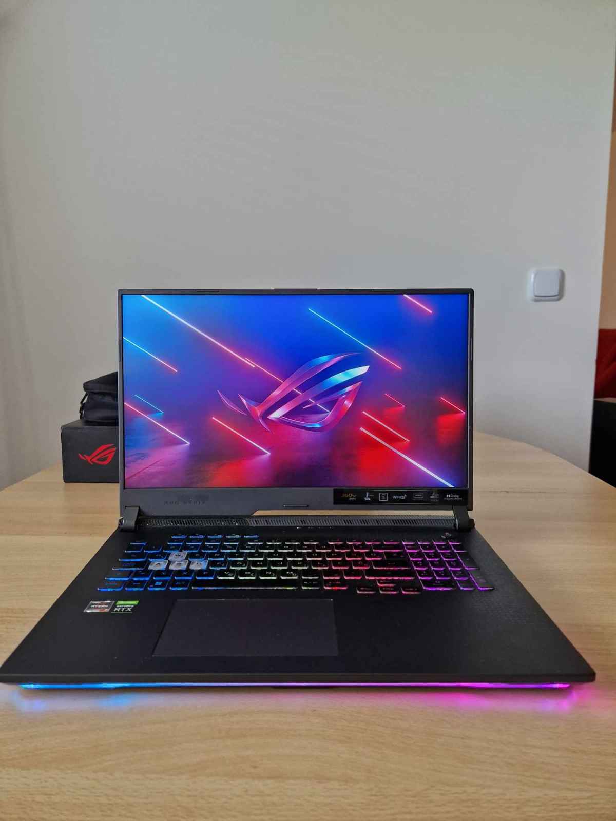 ASUS ROG Strix G17 G713RM -KH011W