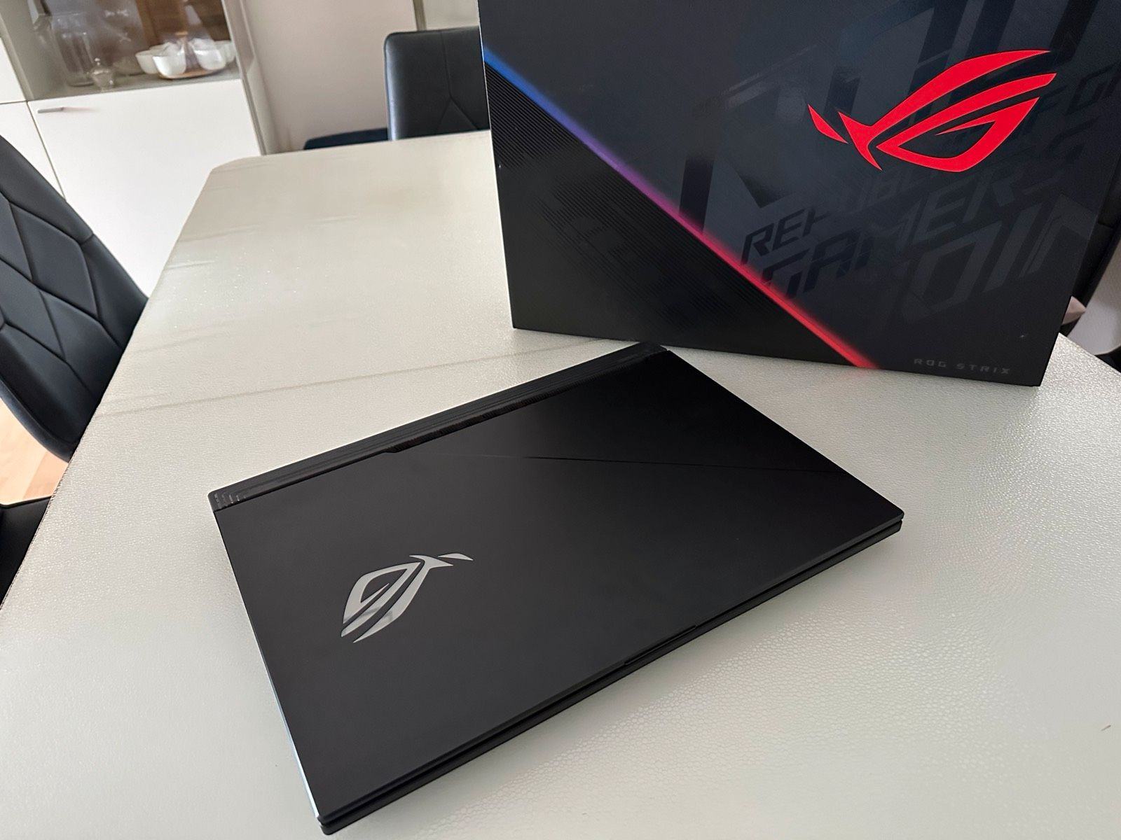 ASUS ROG Strix SCAR 17 19 2070 Sup 32GB 2TB Gaming Laptop