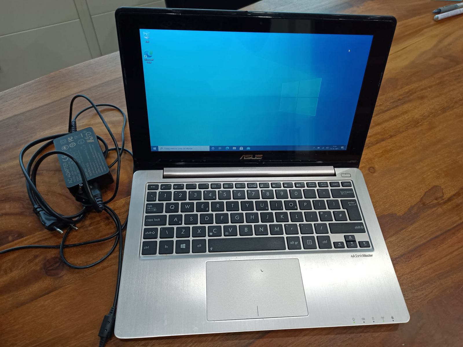 Asus S200, Intel DC 1.5Ghz, 4Gb RAM, 64Gb SSD, 12 ekran na dotik