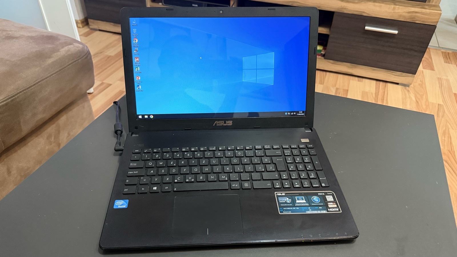 Asus x501a/15.6/intel 1000m/4gb/500gb