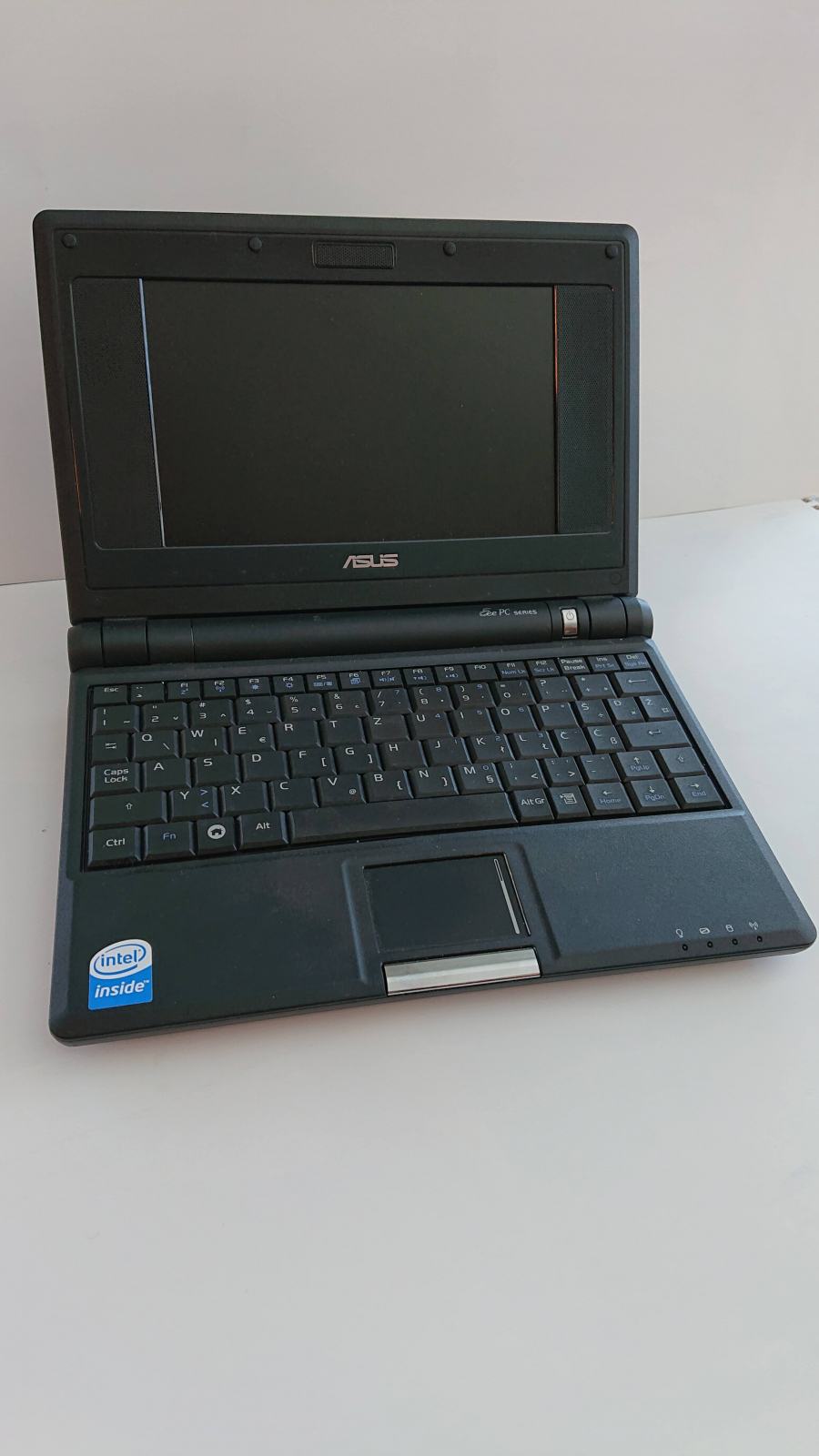 mini prenosnik ASUS EEE 701