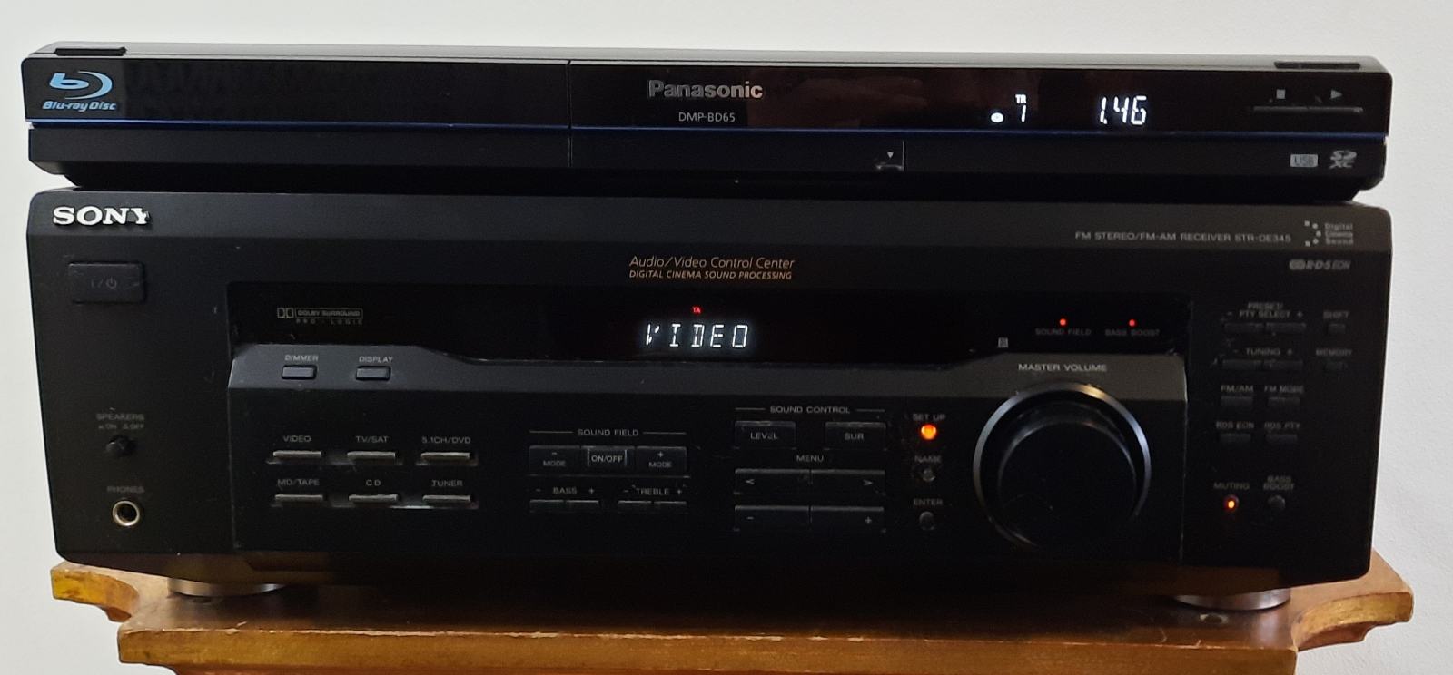 Blu-ray/dvd/CD Player Panasonic + Sony Dolby Digital Surround AV Recei