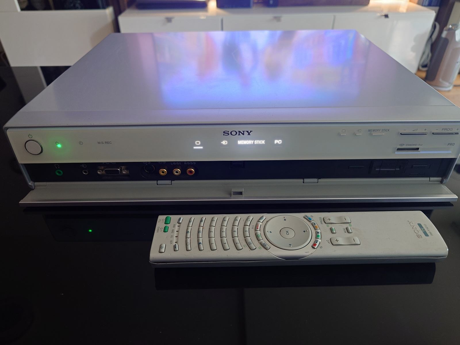 Predvajalnik medijev SONY MBT-MRX1