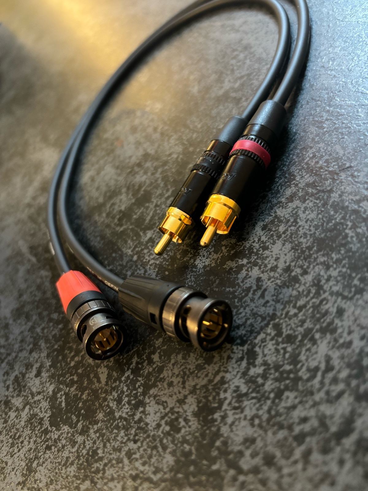 Povezovalni kaber BNC-RCA