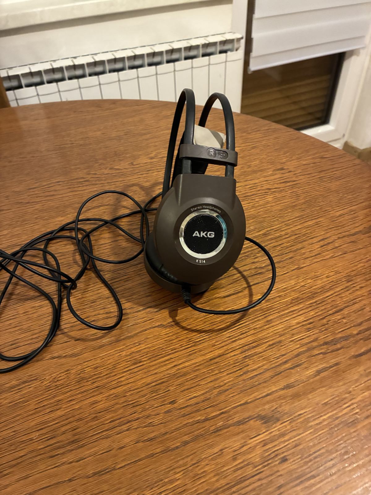 Akg K514