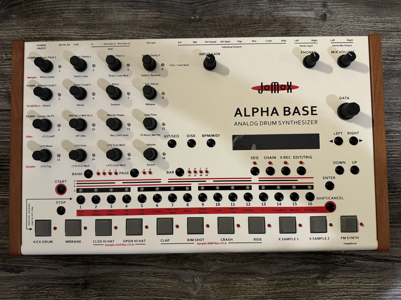 Jomox Alpha Base ritem mašina