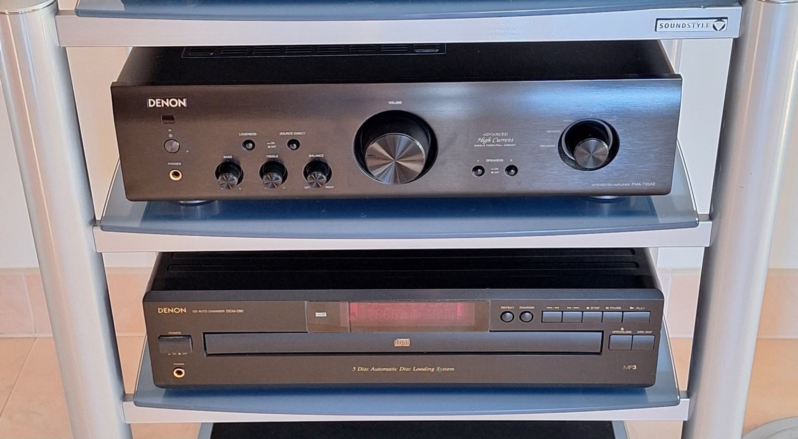 Ojačevalec DENON PMA 720AE in DENON 5 CD changer DCM 280