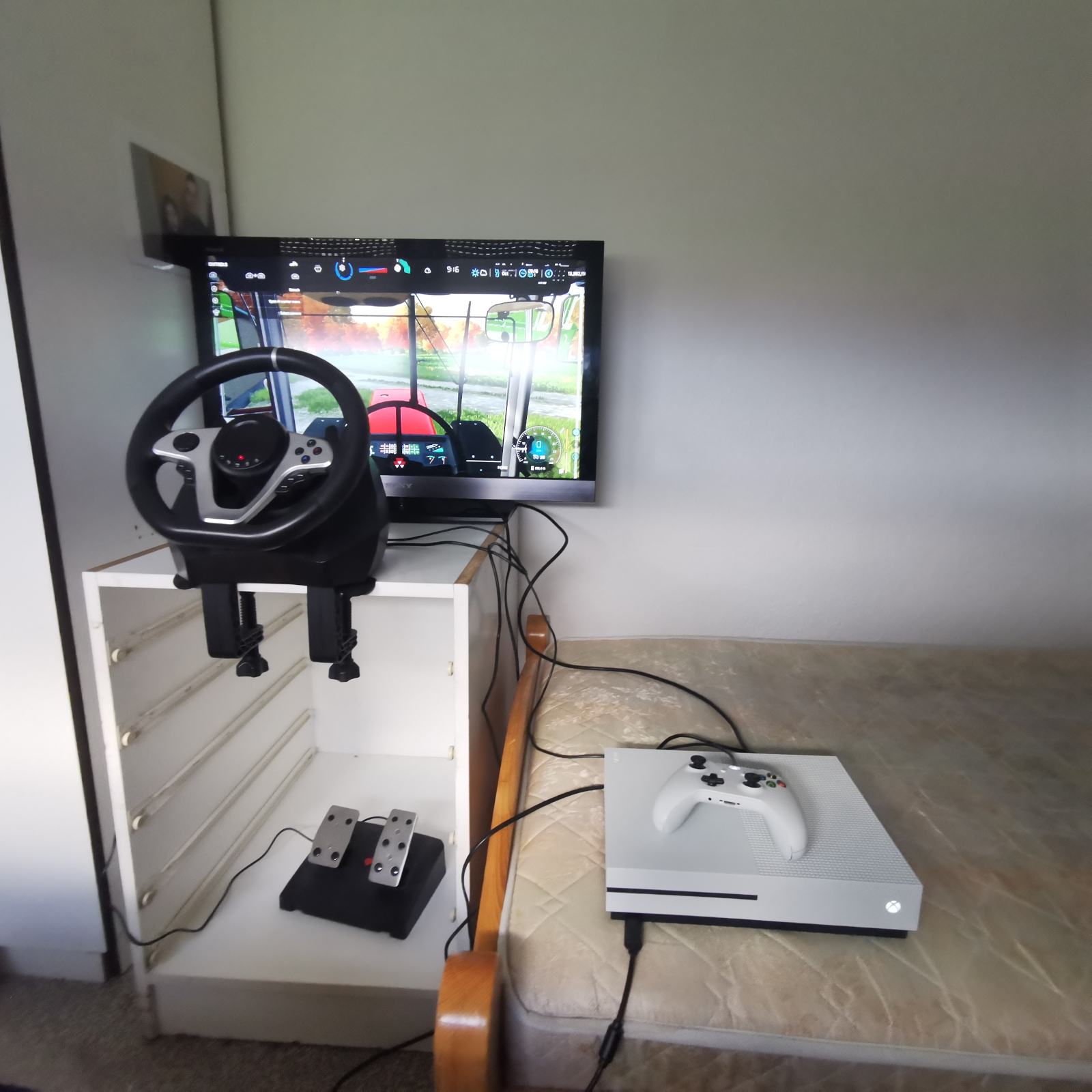 Prodam xbox one s volan in TV