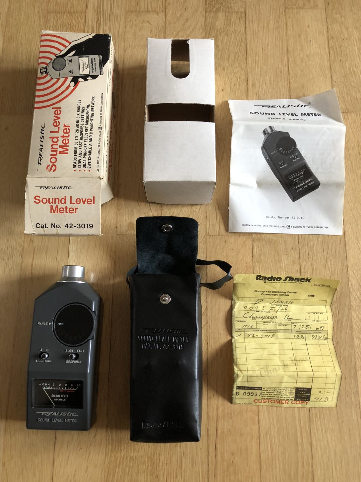 VINTAGE Sound Level dB Meter REALISTIC, MINT NOS