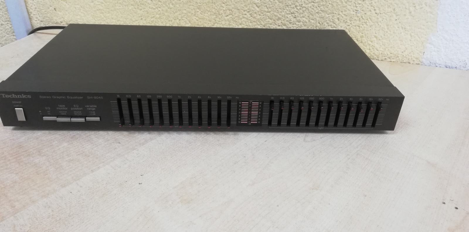 TECHNICS SH-8045 STEREO GRAPHIC EQUALIZER, VINTAGE