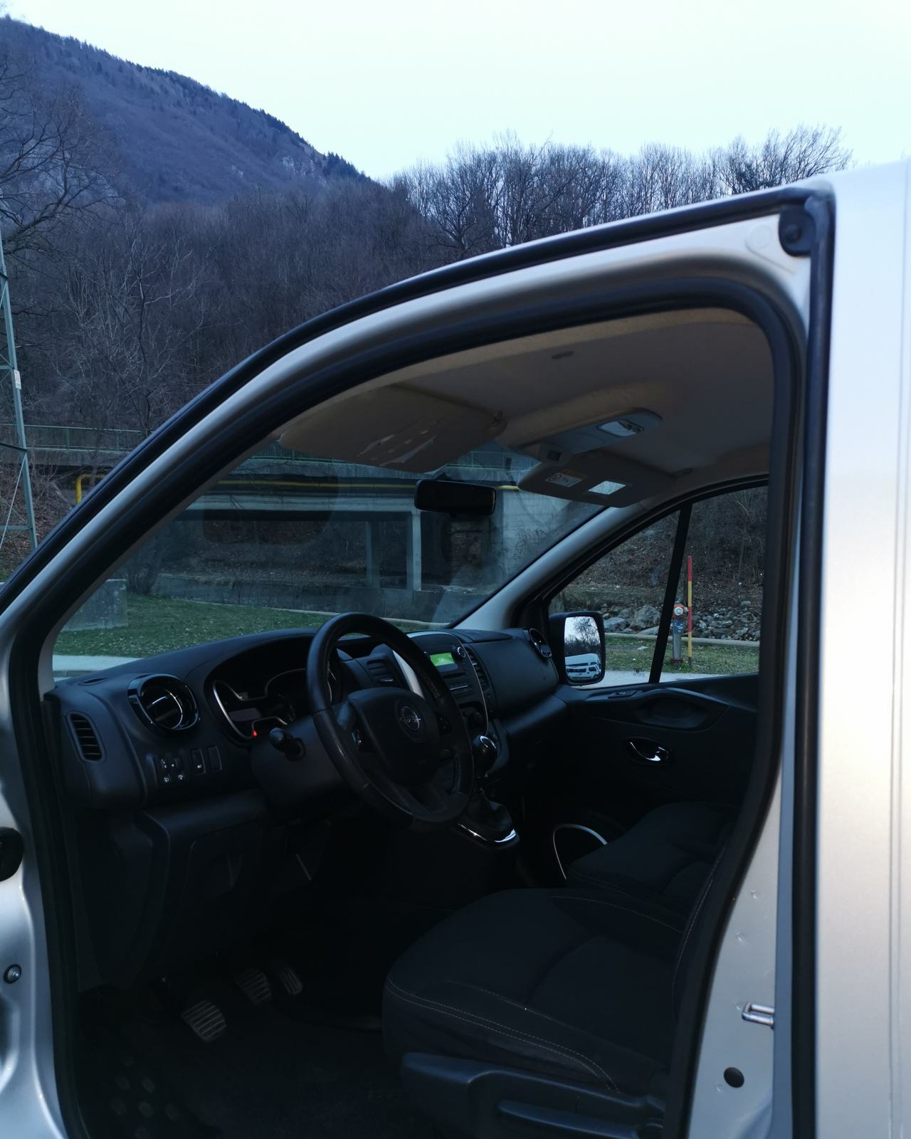 Opel Vivaro BI turbo, 2015 l.