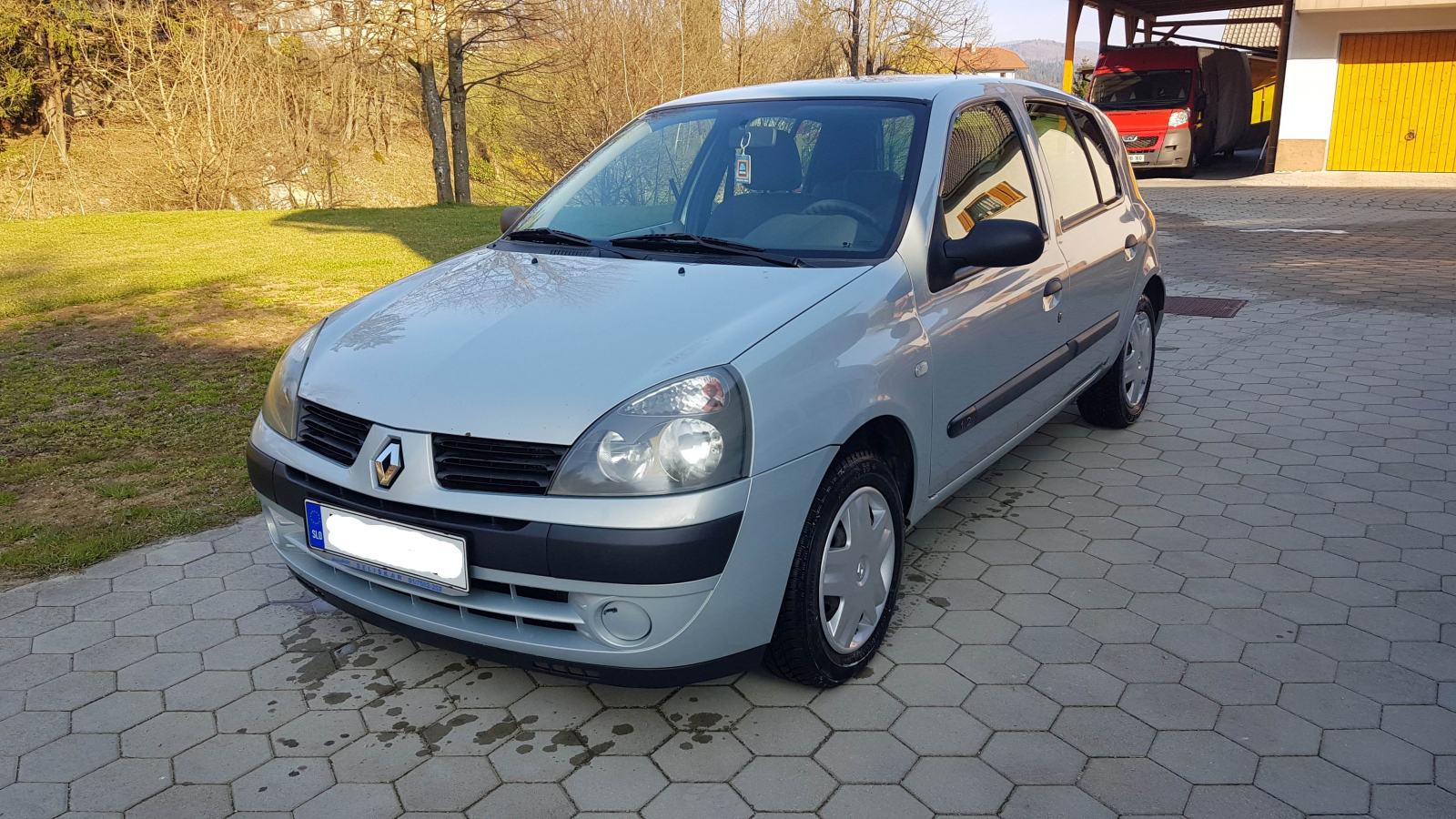 Renault Clio Expression 1.2, 2004 l.