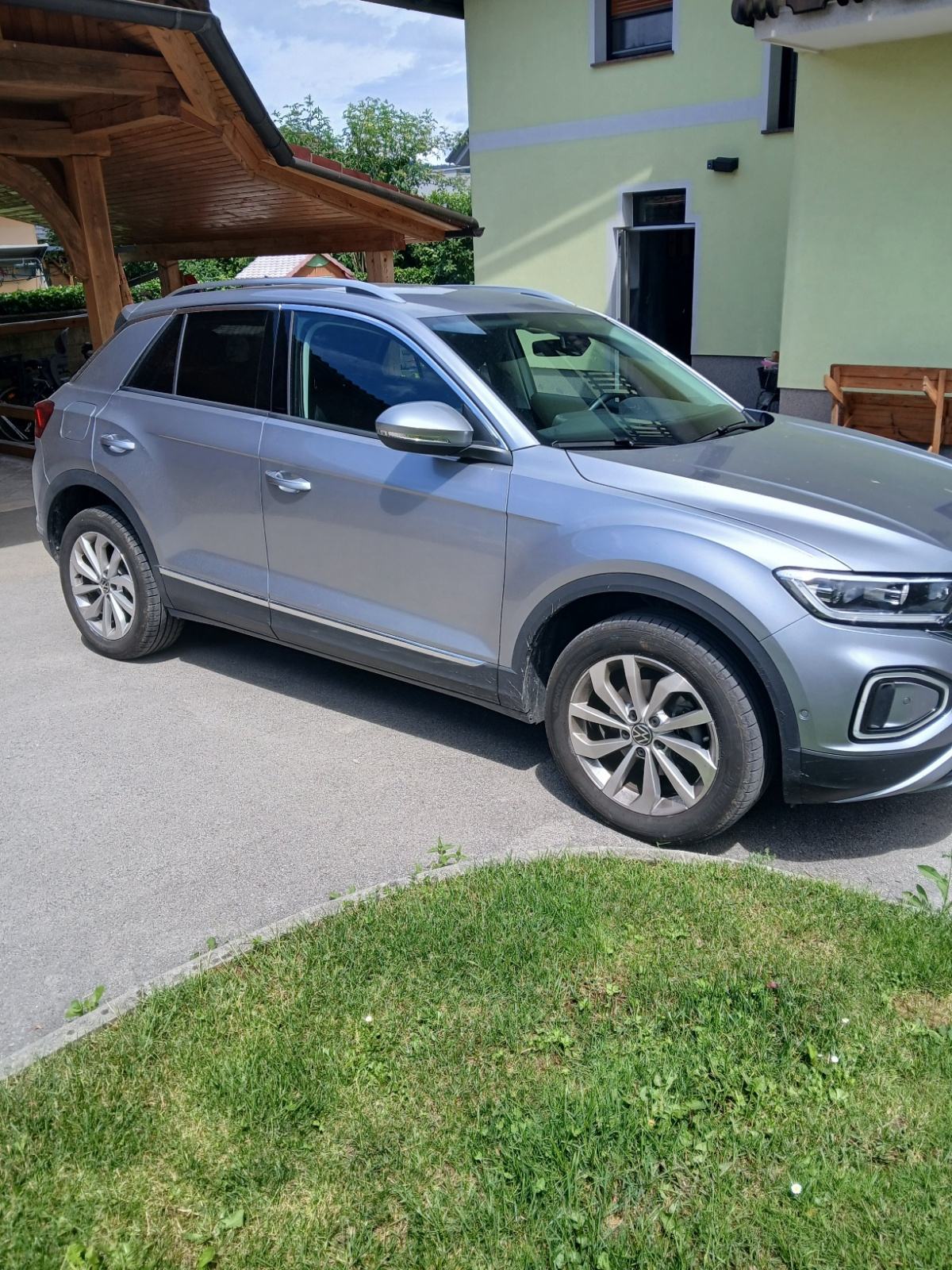 Volkswagen T-Roc 1.5 TSI avtomatik, 2024 l.