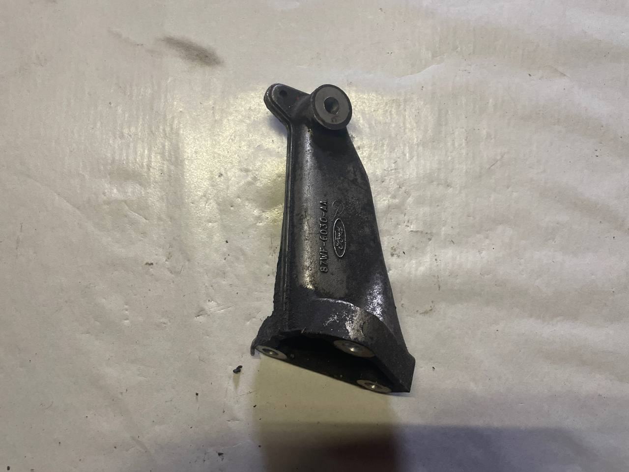 87WF-6030-AA - NOSILEC MOTORJA IN MENJALNIKA FORD SCORPIO