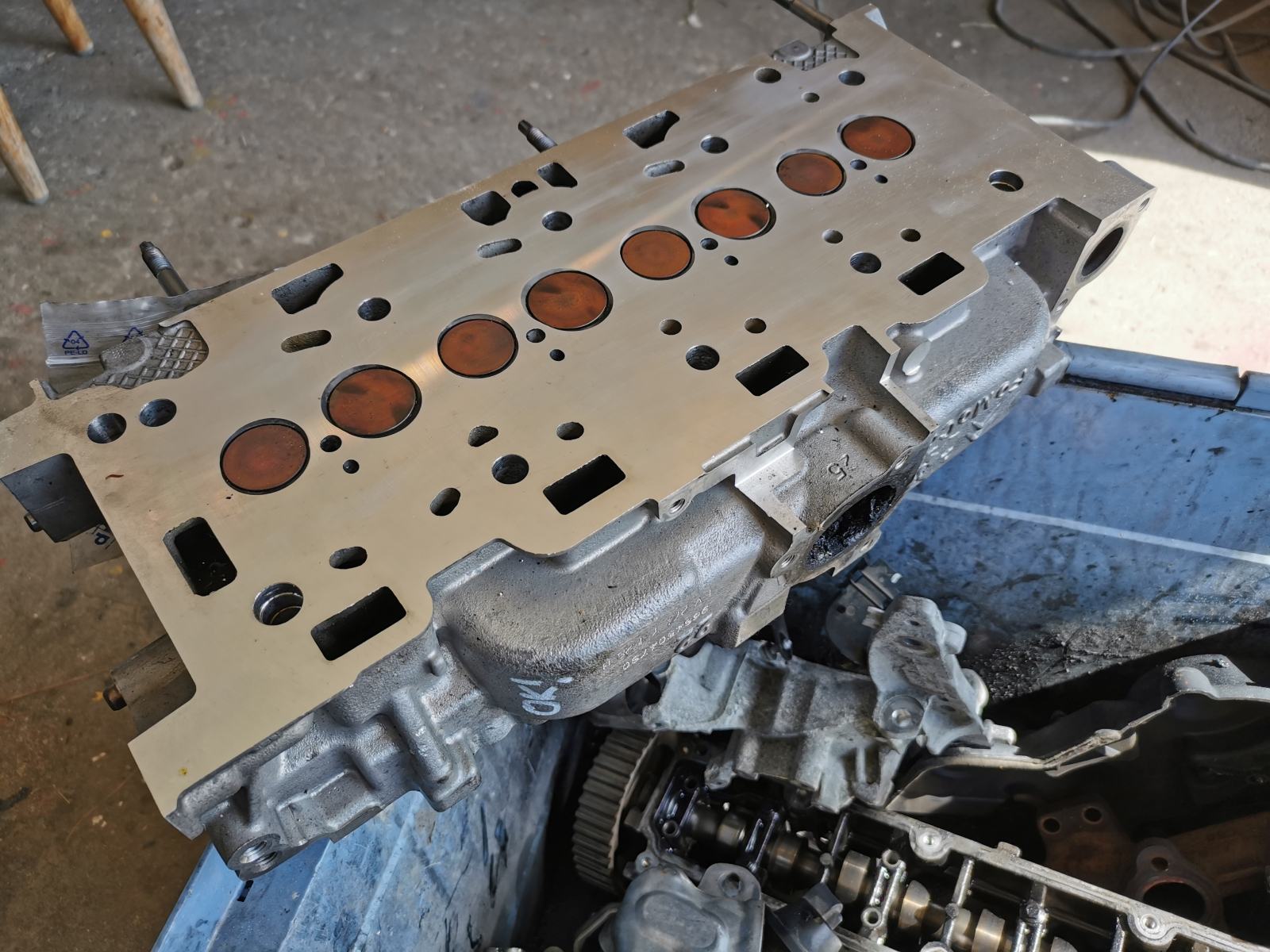 GLAVA MOTORJA CITROEN C5 1,6 HDI 84 KW