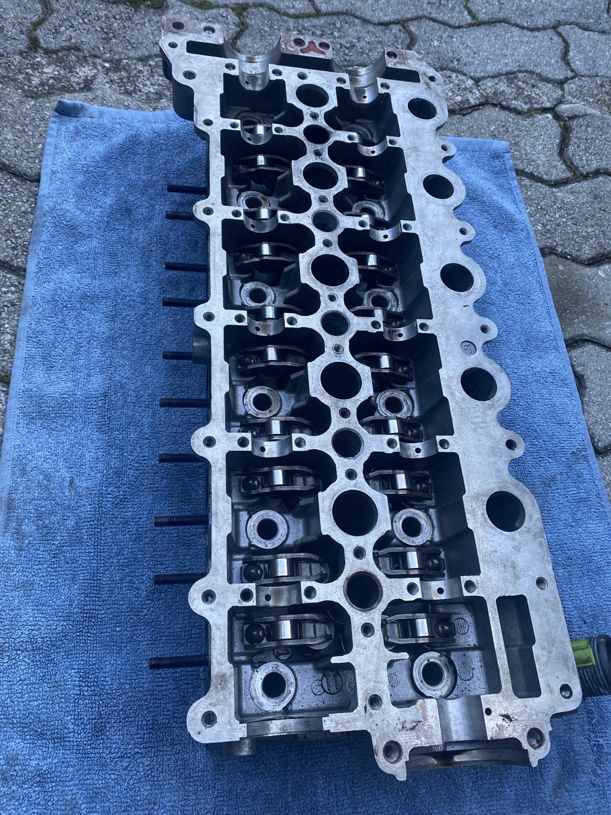 Glava motorja Volvo 2002 D5 120KW D5244T