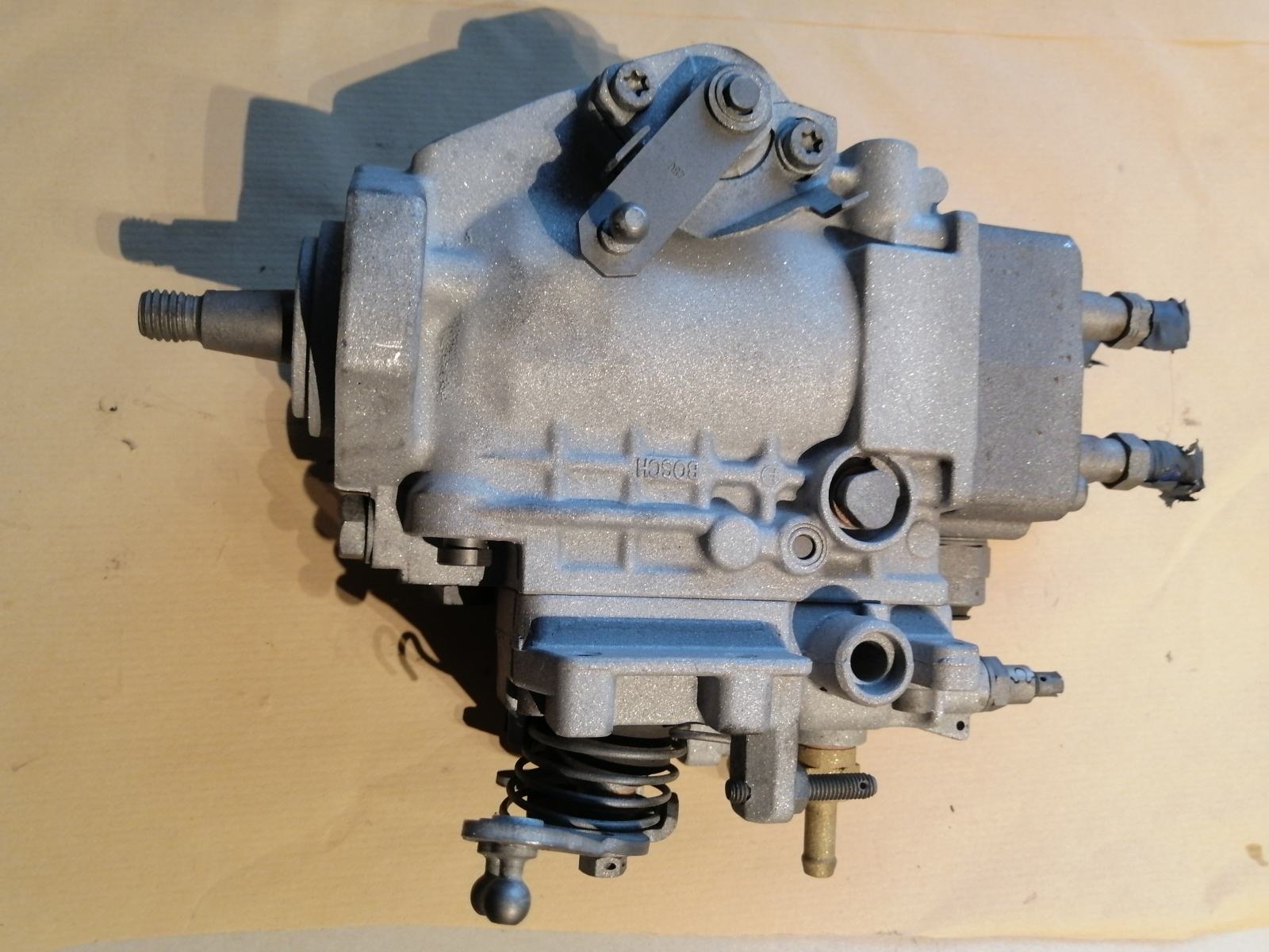 PUMPA ZA VBRIZGAVANJE GORIVA Bosch 0460494176 OPEL KADETT