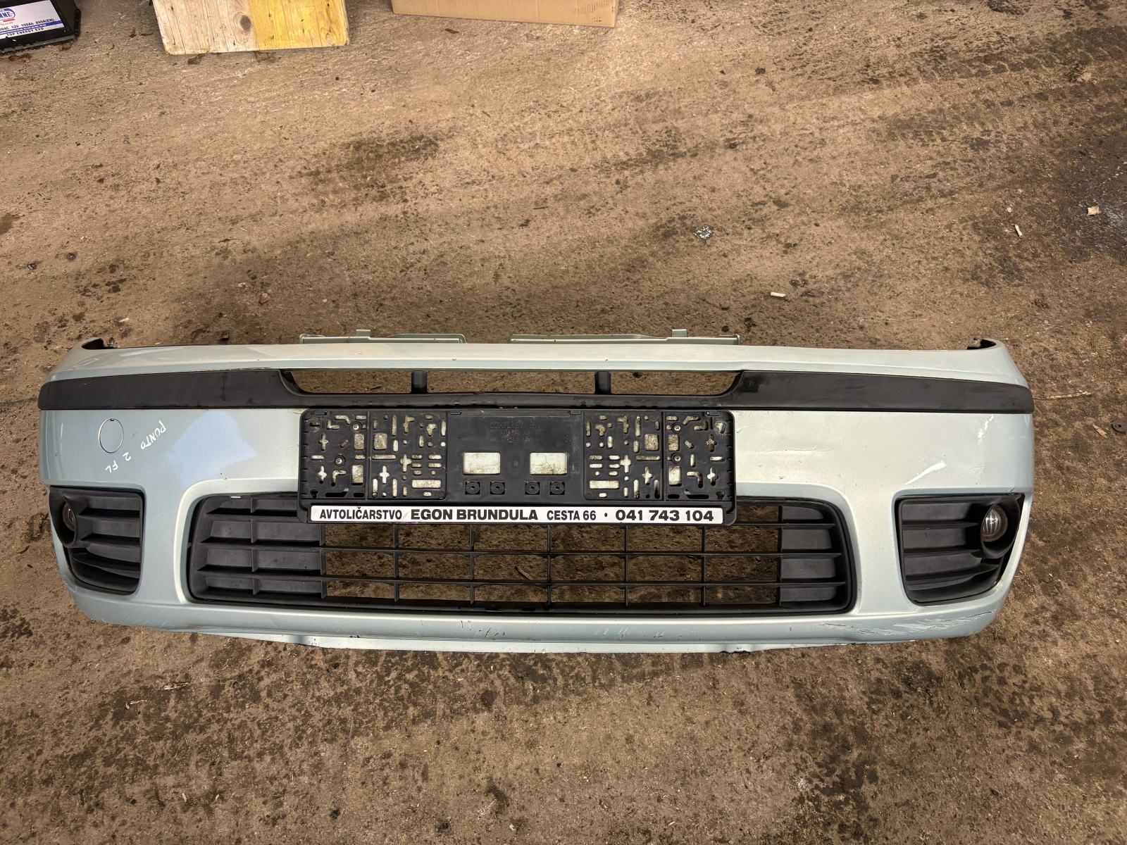 Fiat punto 2 fl odbijac spredaj maska